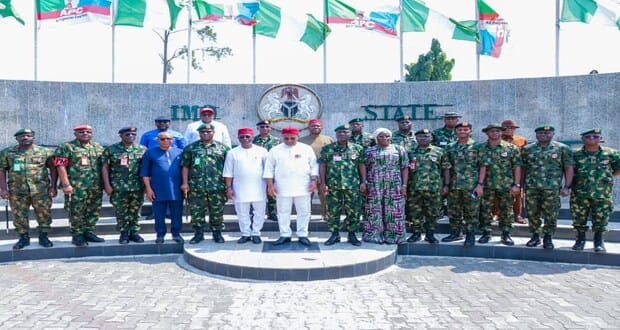 Gov Uzodimma receives Chief of Army staff— honours the Nigerian Army ...
