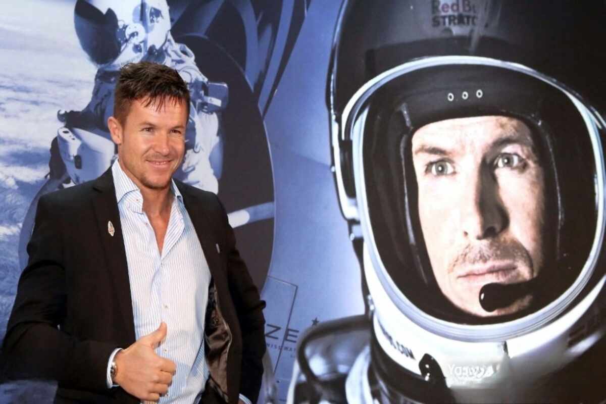 Austrian Daredevil Felix Baumgartner Dies in Paragliding Accident in ...